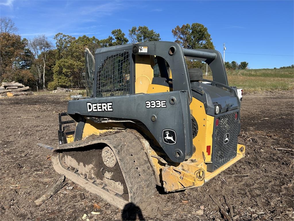 John Deere 333E