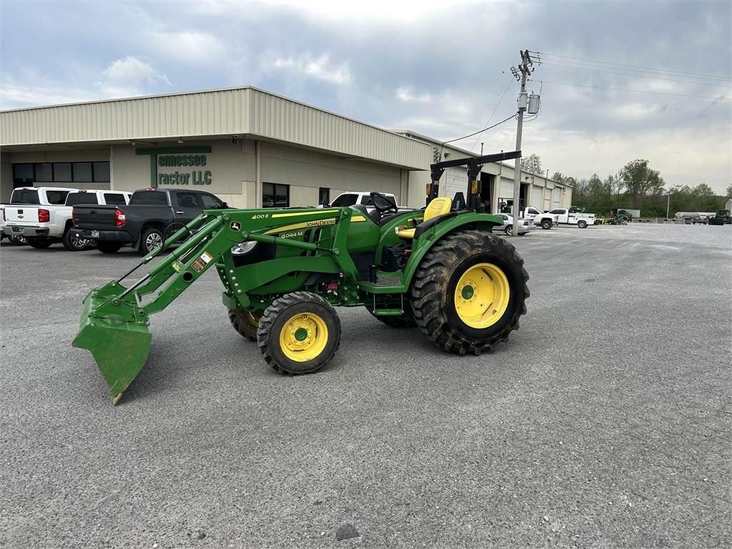 John Deere 4044M