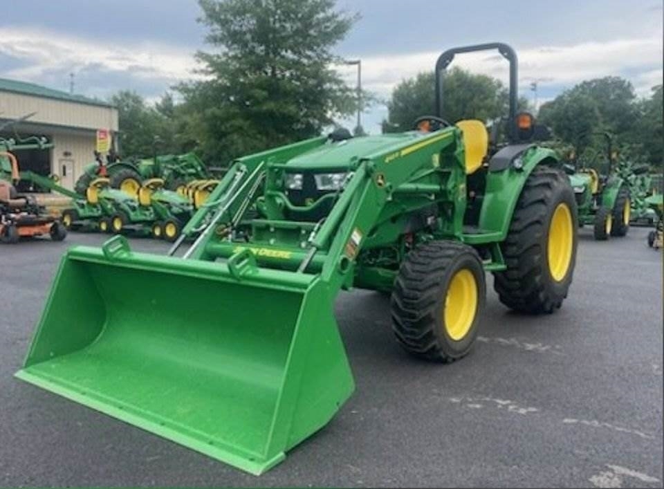 John Deere 4052M