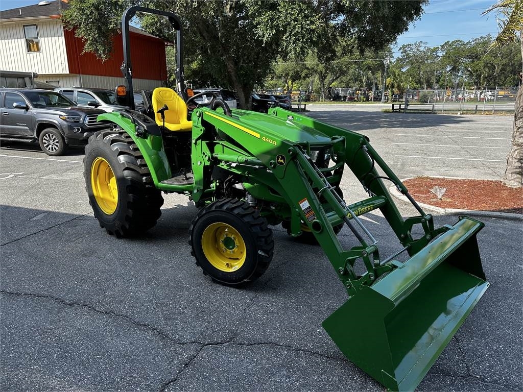 John Deere 4052R