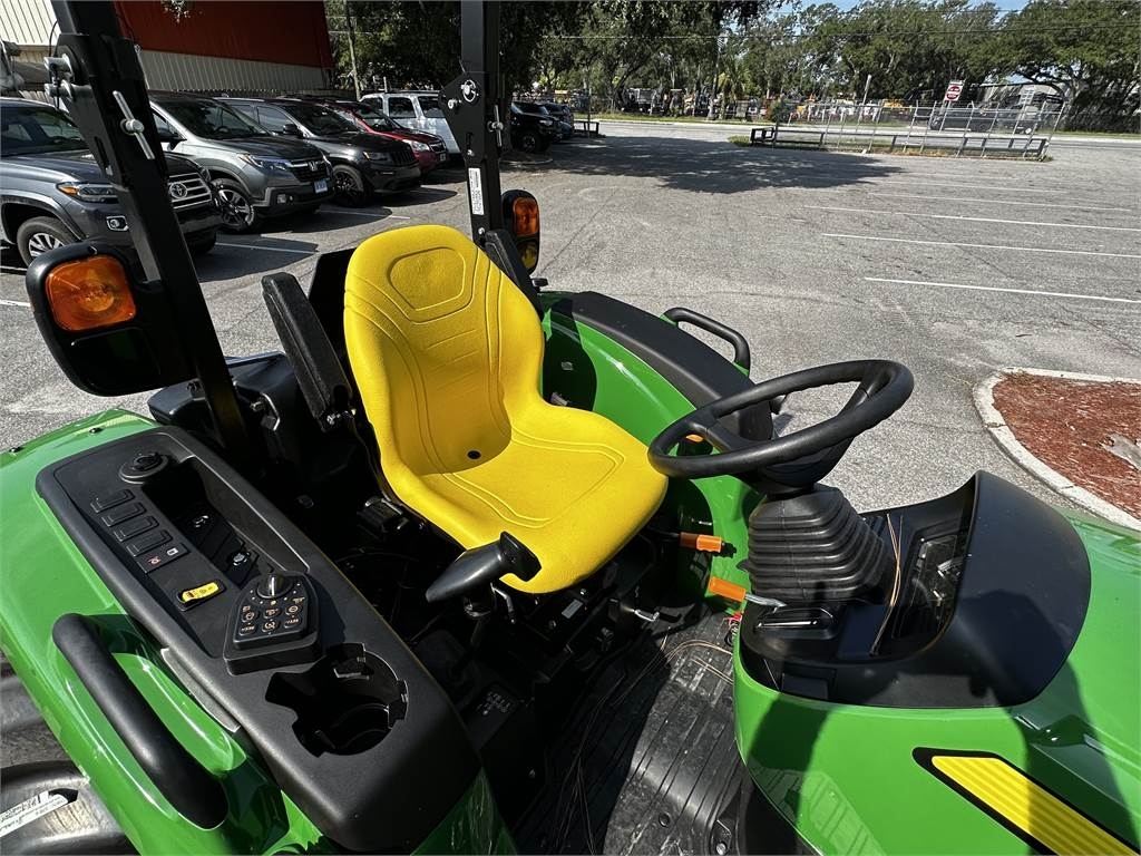 John Deere 4052R