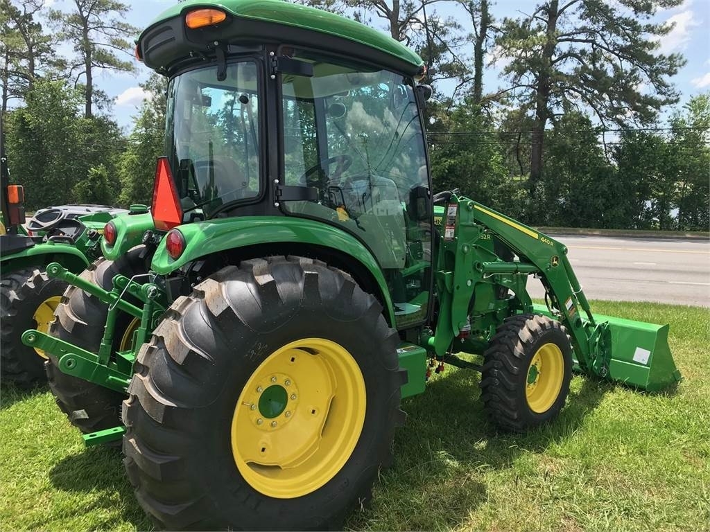 John Deere 4052R