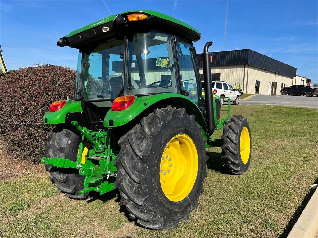 John Deere 5060E