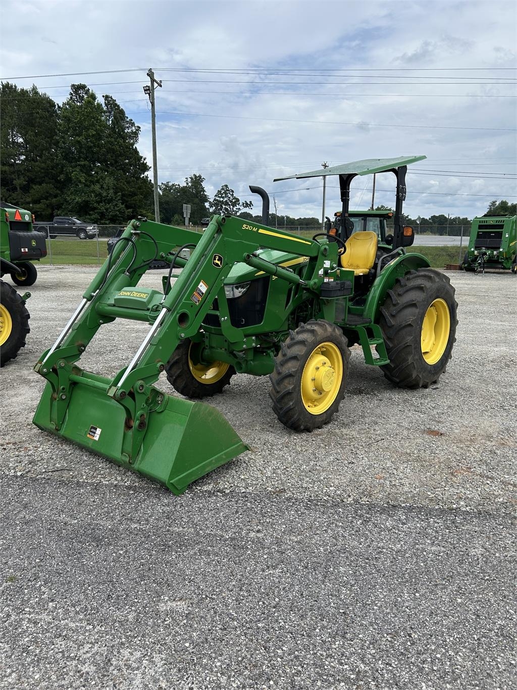 John Deere 5065E