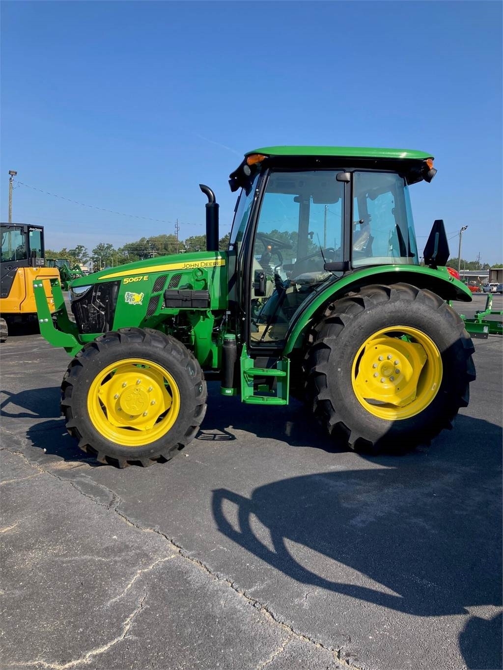 John Deere 5067E