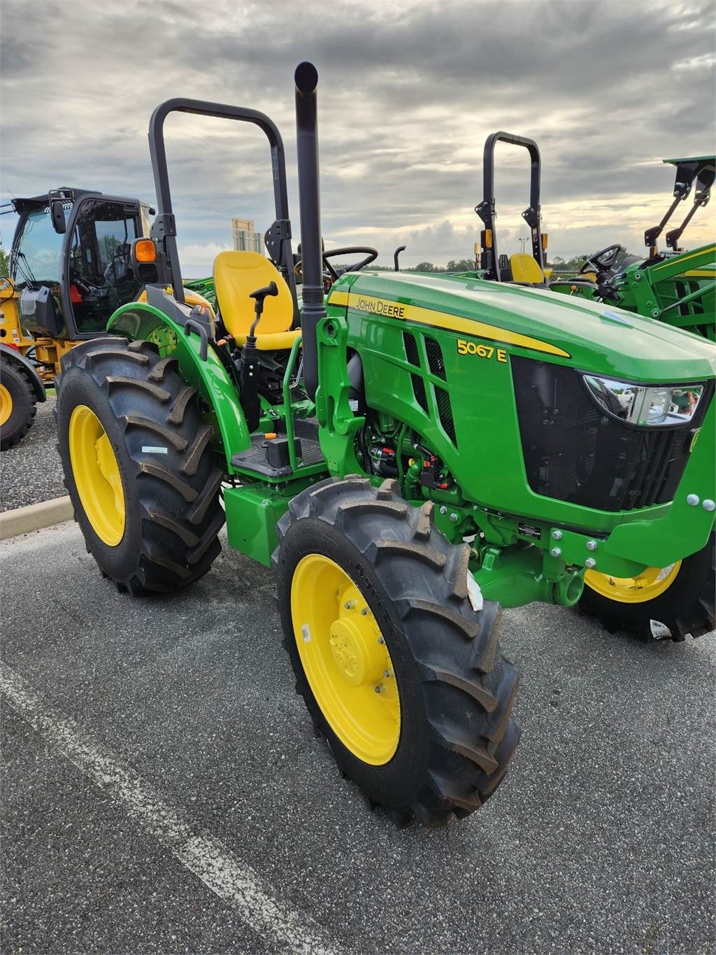 John Deere 5067E
