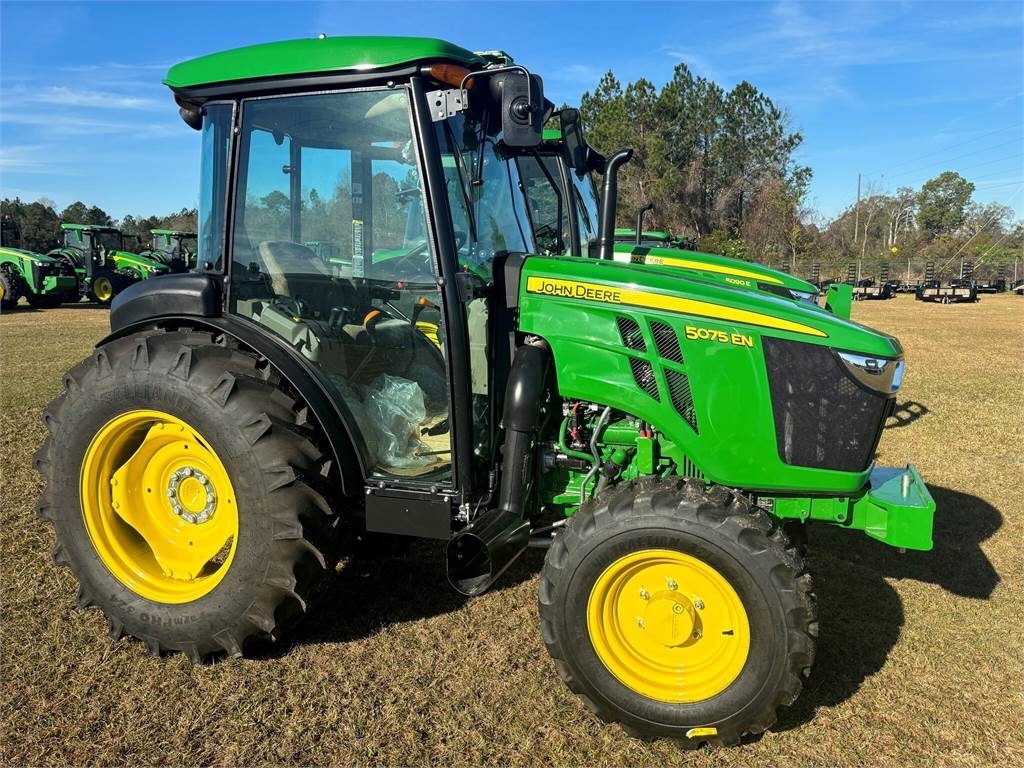 John Deere 5075E