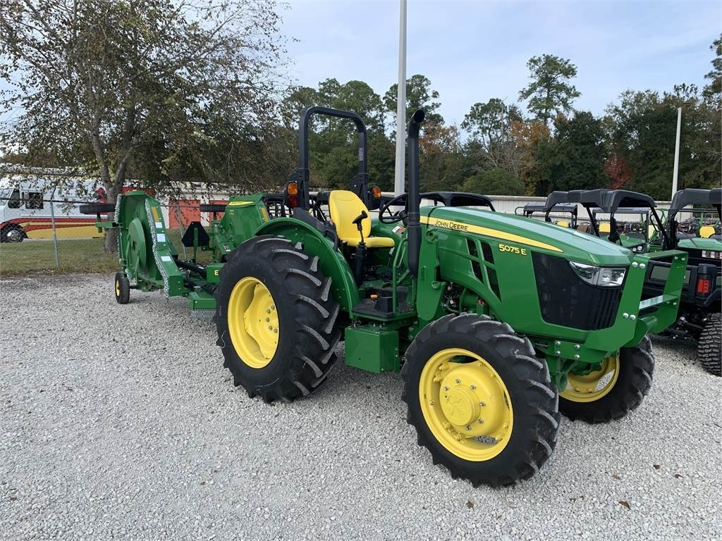 John Deere 5075E
