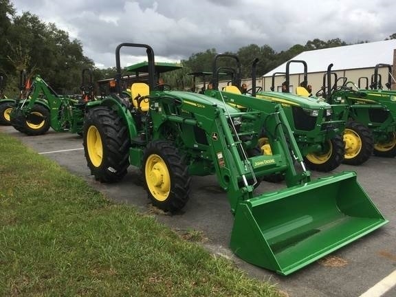John Deere 5075E