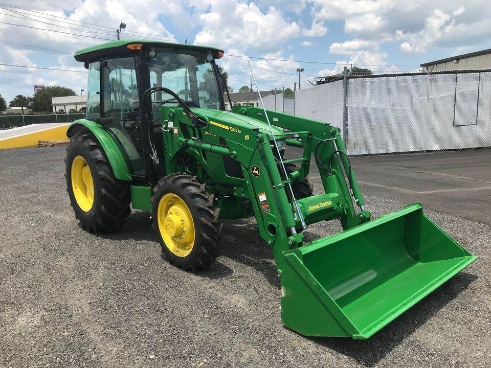 John Deere 5075E