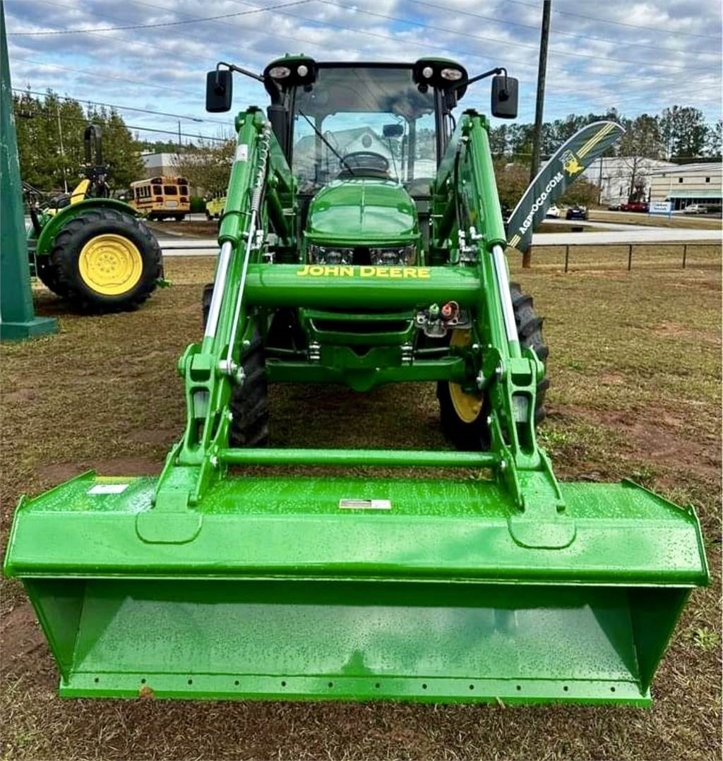 John Deere 5075M