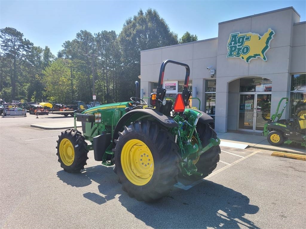 John Deere 5075M