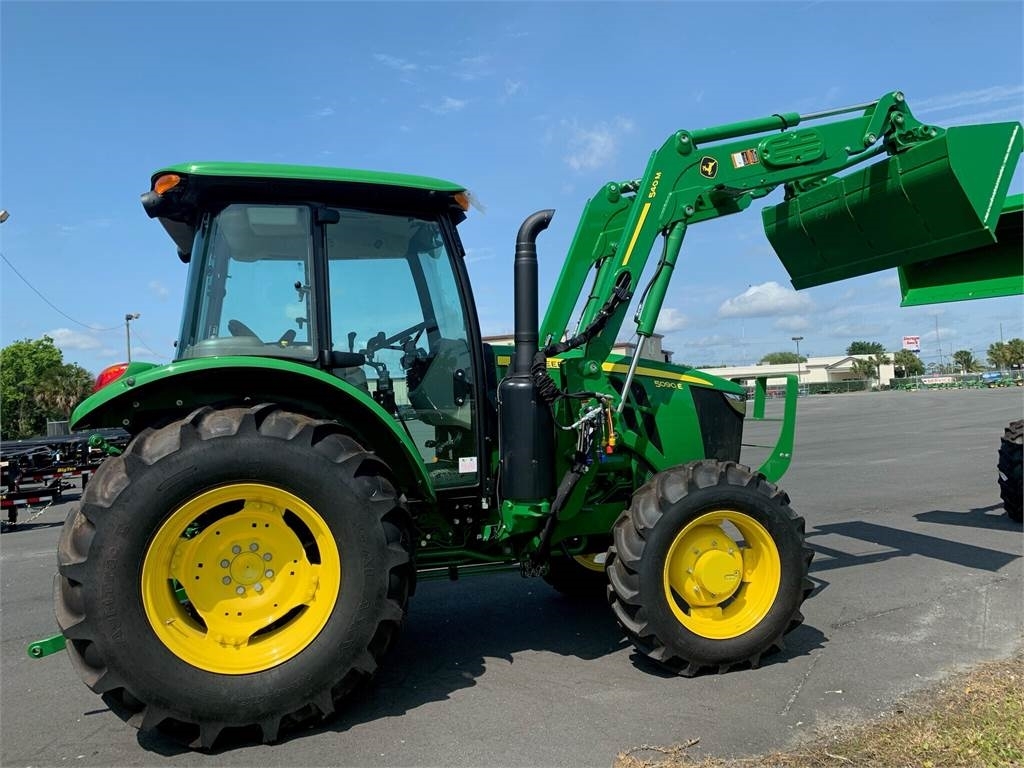 John Deere 5090E
