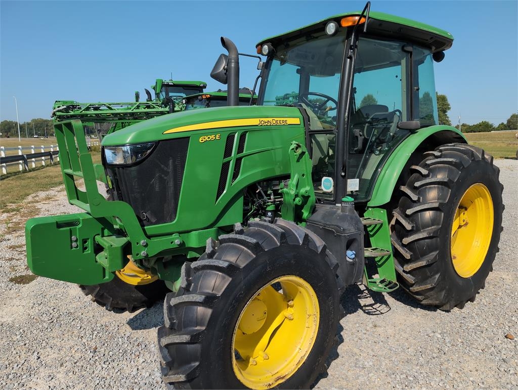 John Deere 6105E