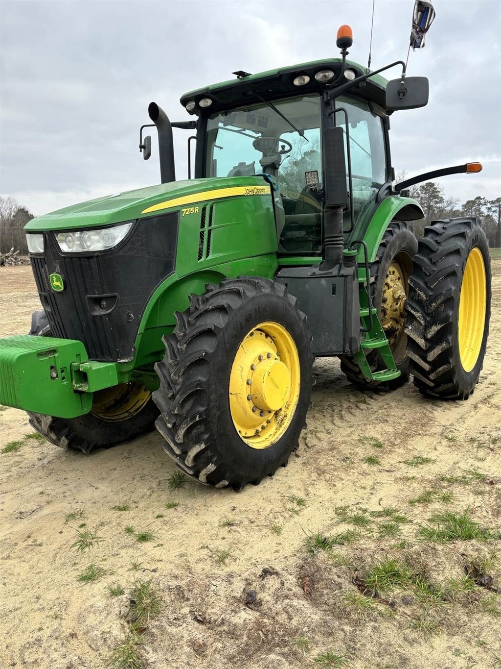 John Deere 7215R