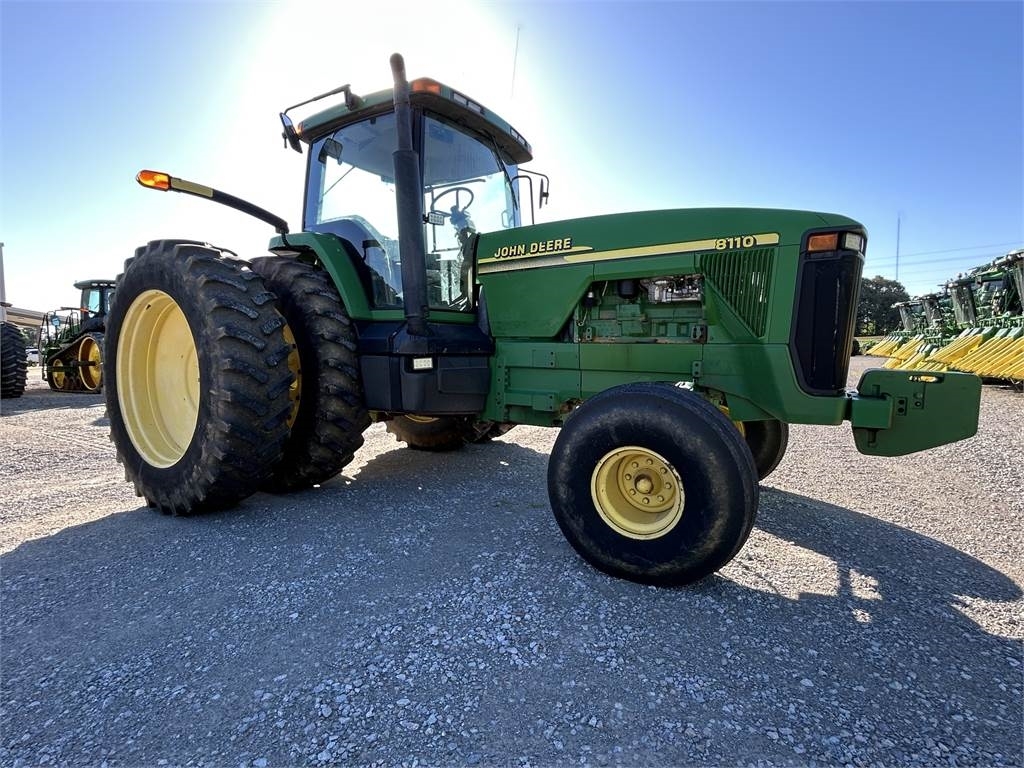 John Deere 8110