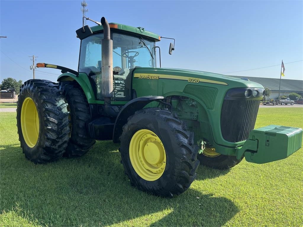 John Deere 8320