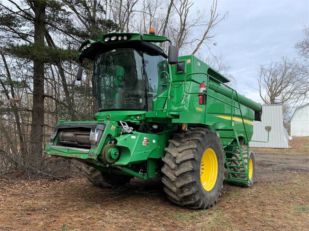 John Deere S660