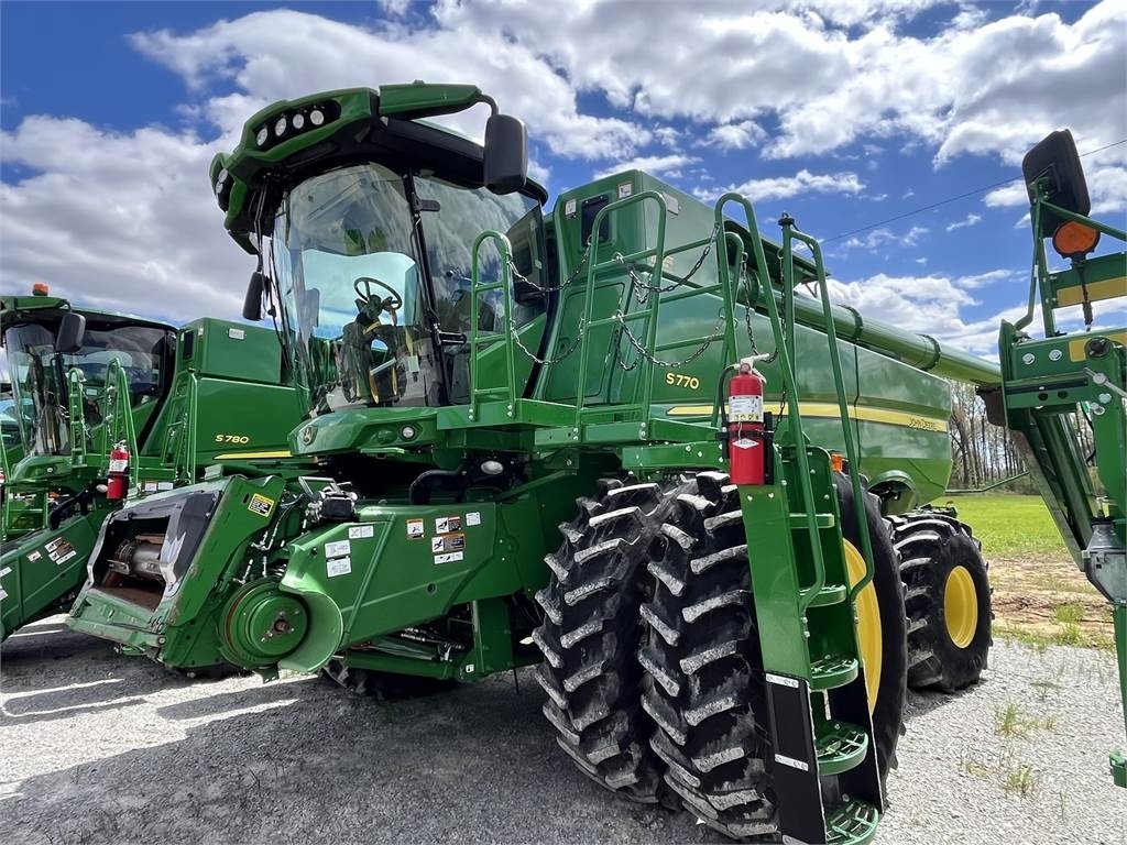 John Deere S770