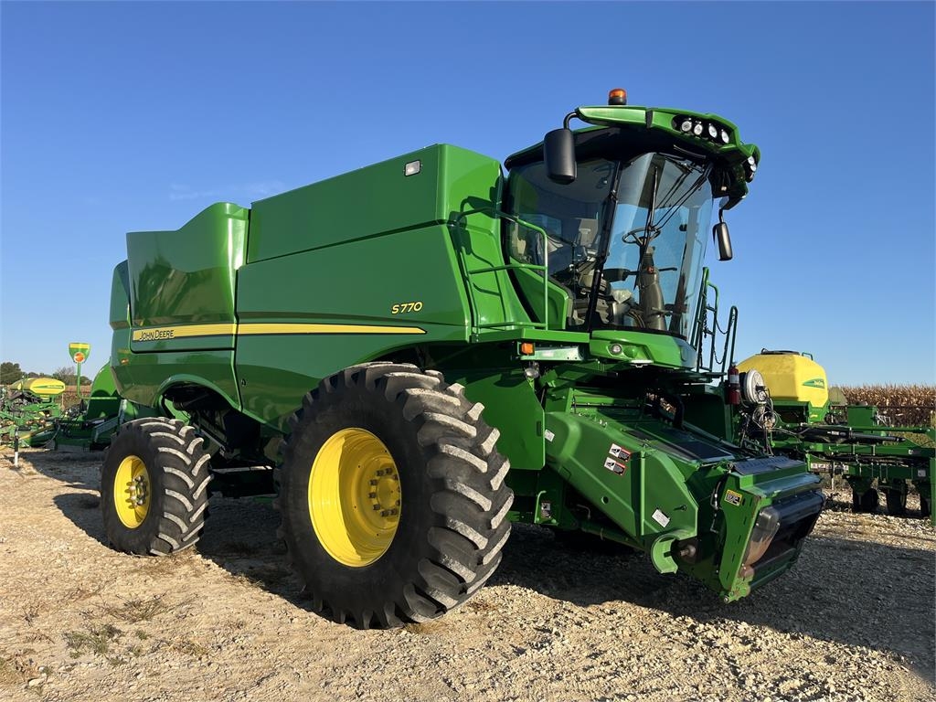 John Deere S770