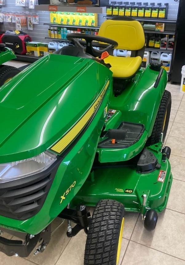 John Deere X570