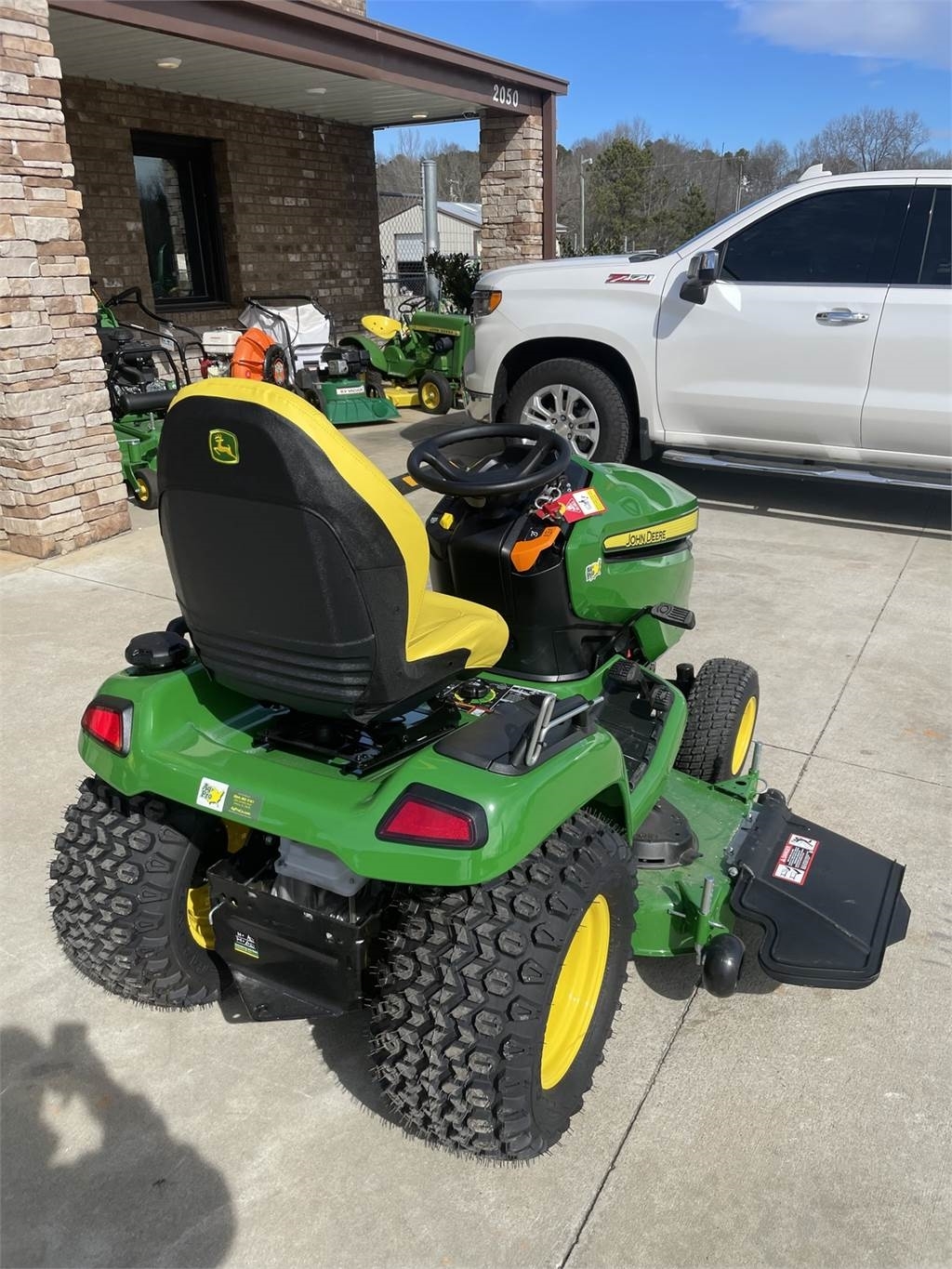 John Deere X590