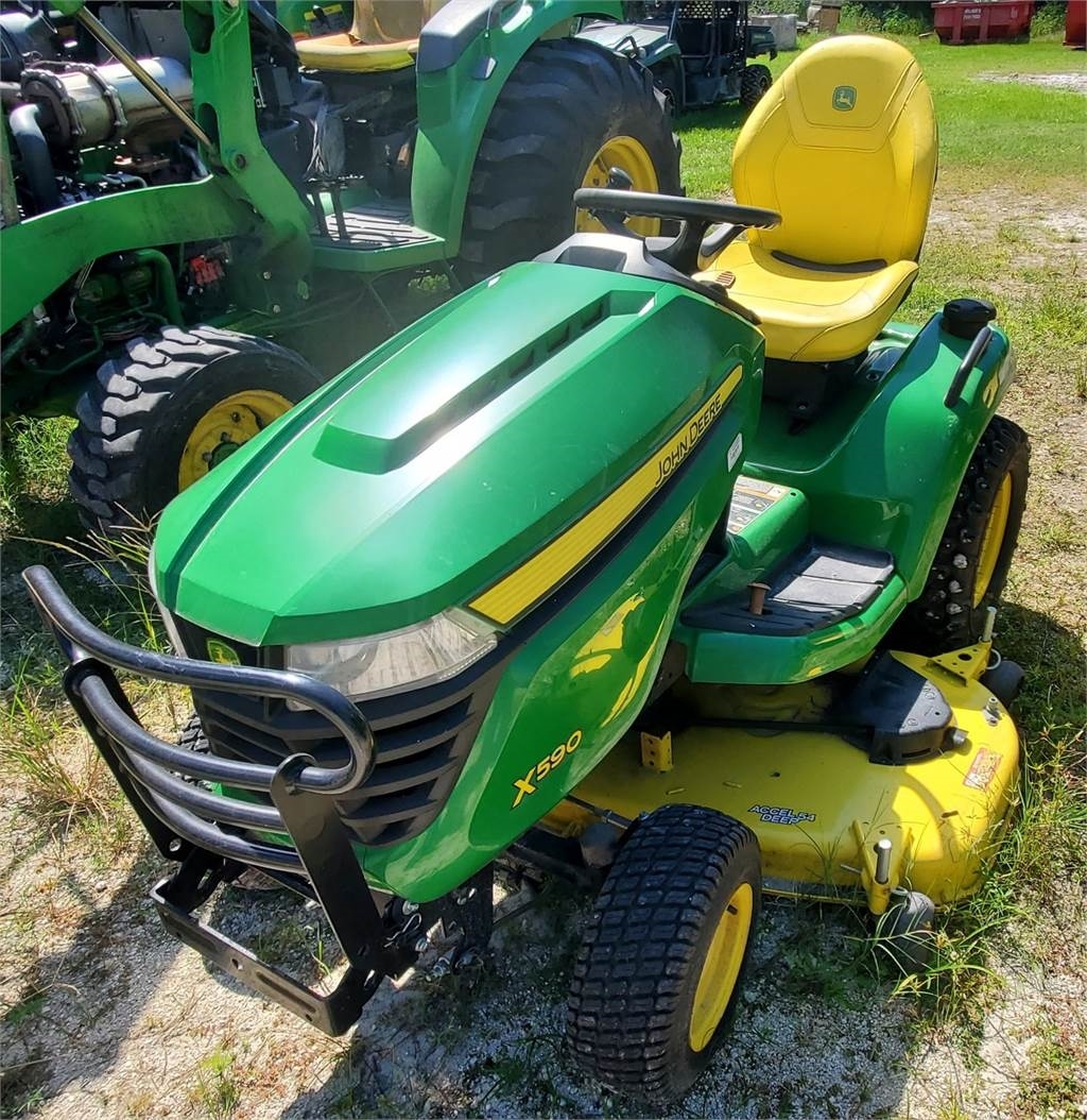 John Deere X590