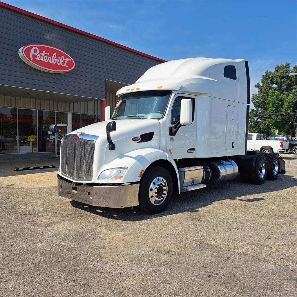 Peterbilt Heavy Duty Trucks & Truck Trailers For Sale | Ritchie List