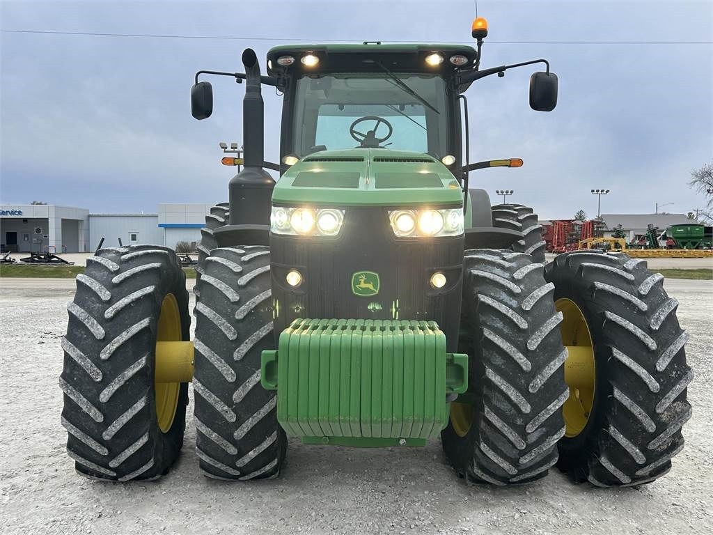 John Deere 8310R