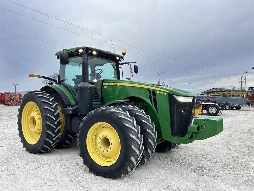 John Deere 8310R