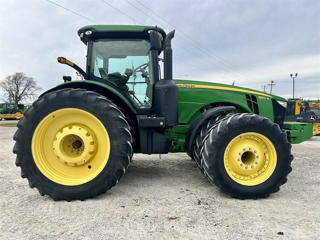John Deere 8310R