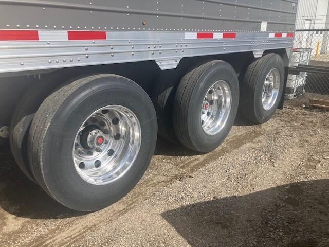 Timpte Super Hopper Tri-Axle