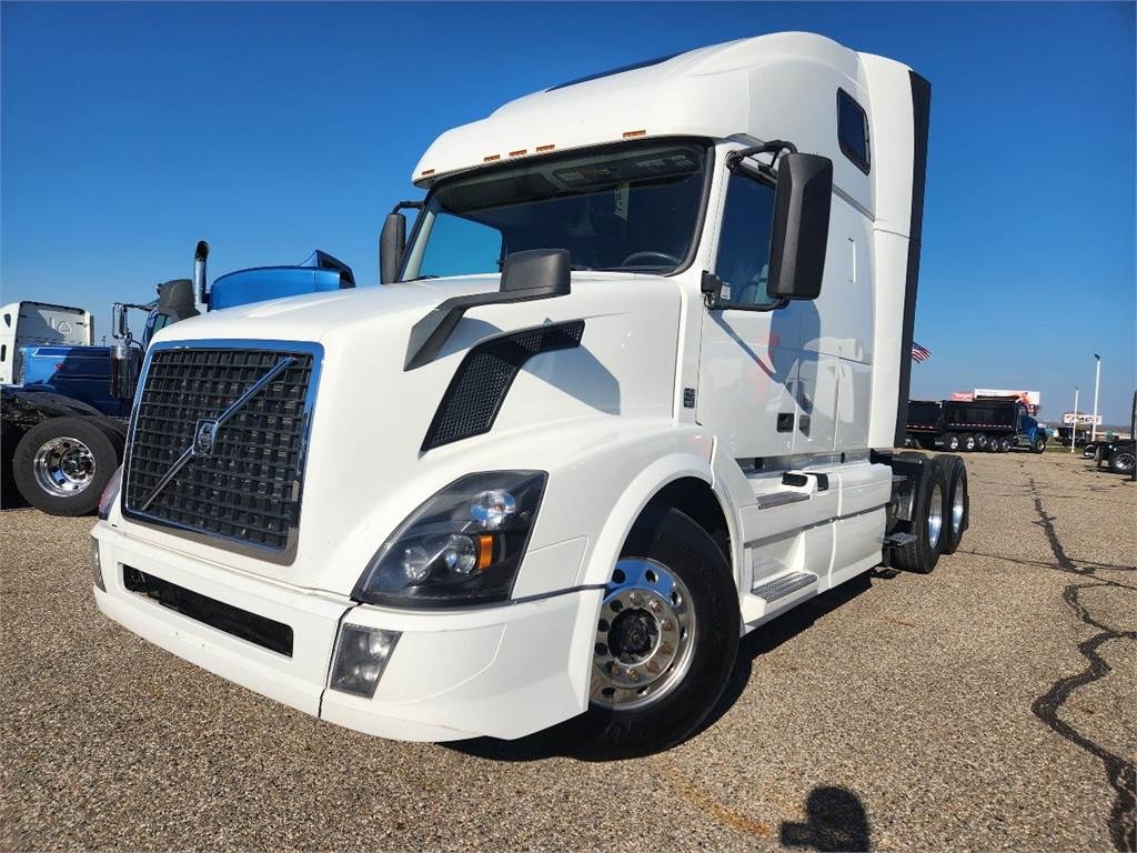 Volvo T/A Sleeper Truck Tractor For Sale | Ritchie List