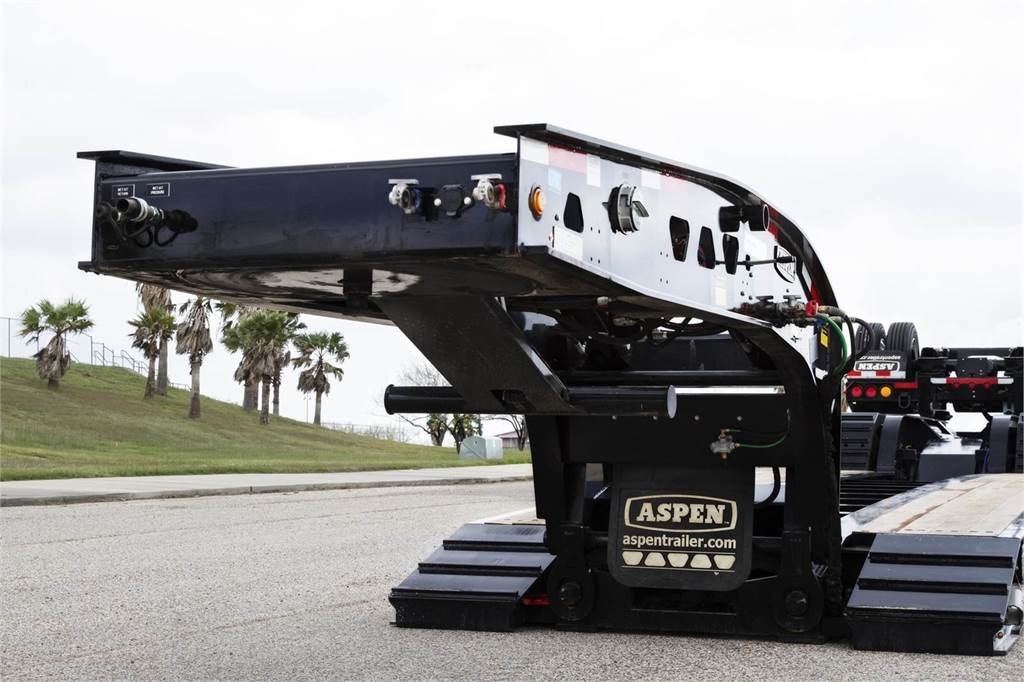 Aspen 55/60 TON LOWBOY WITH HYDRAULIC FLIP AXLE