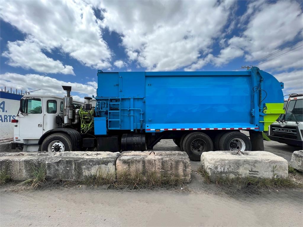 Autocar Xpeditor Automated Side Loader