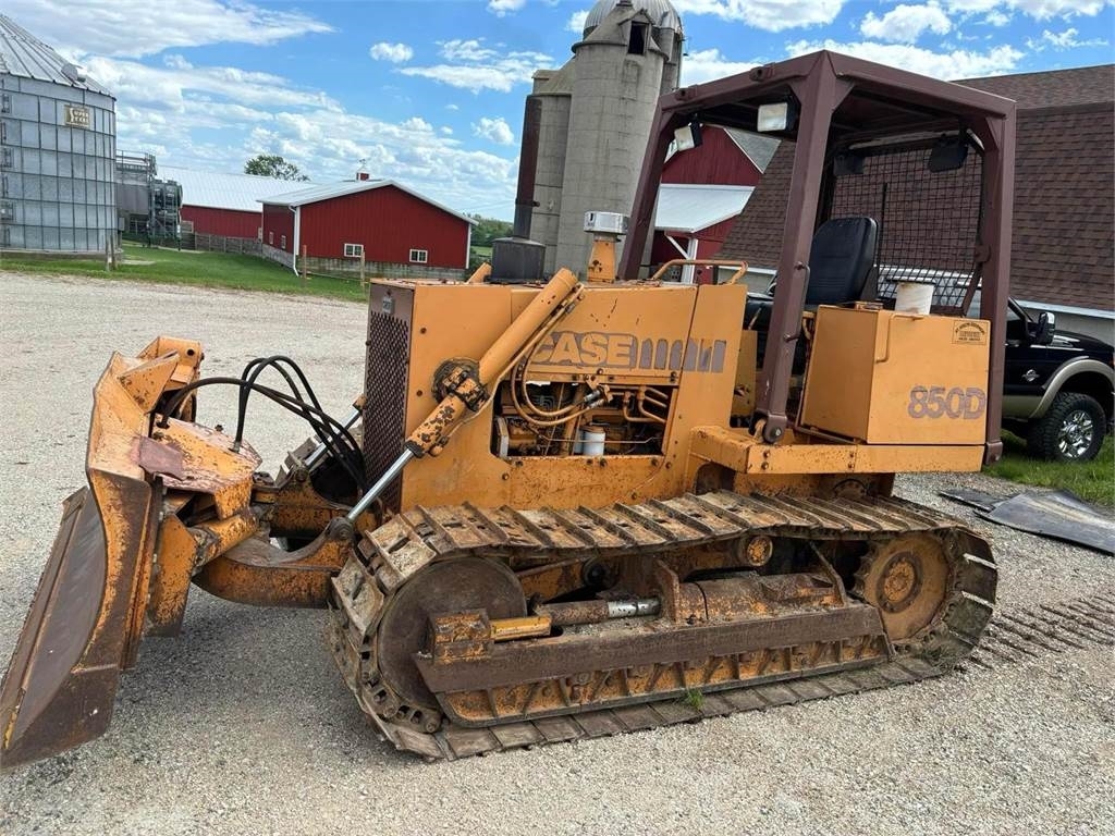 Case 850D