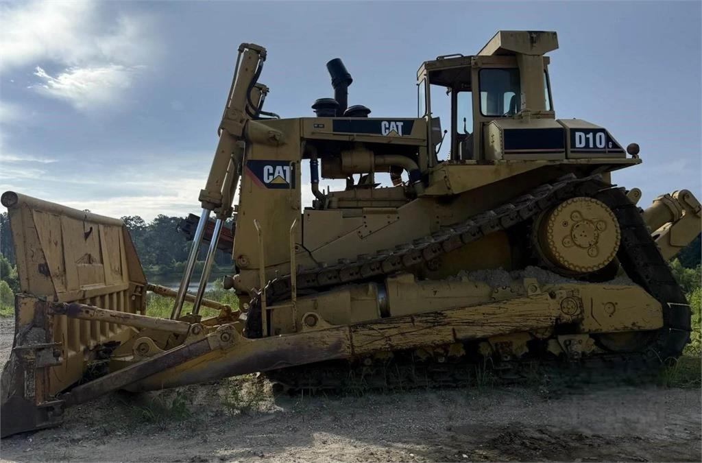 CAT D10