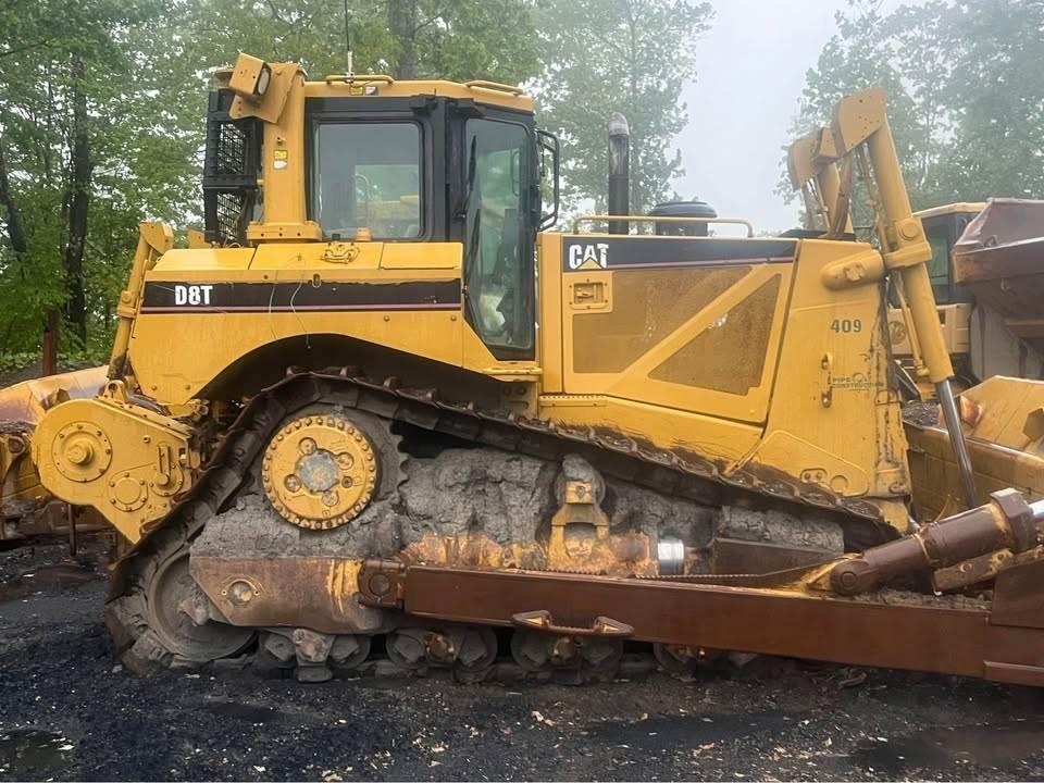 CAT D8T