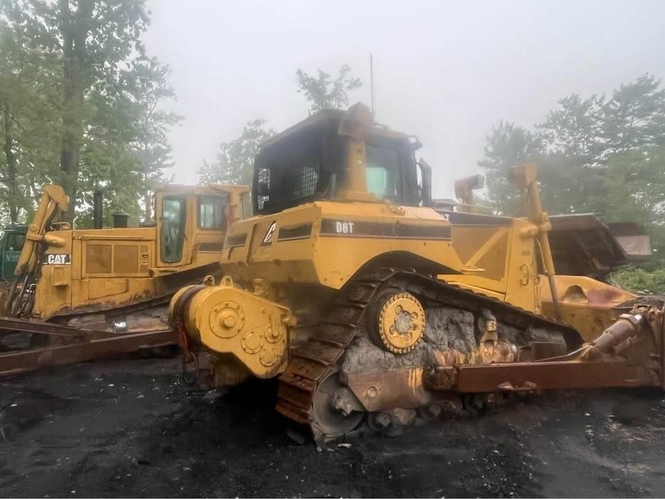CAT D8T