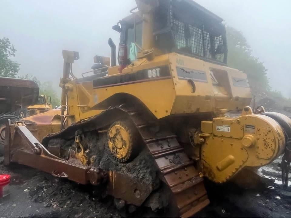 CAT D8T