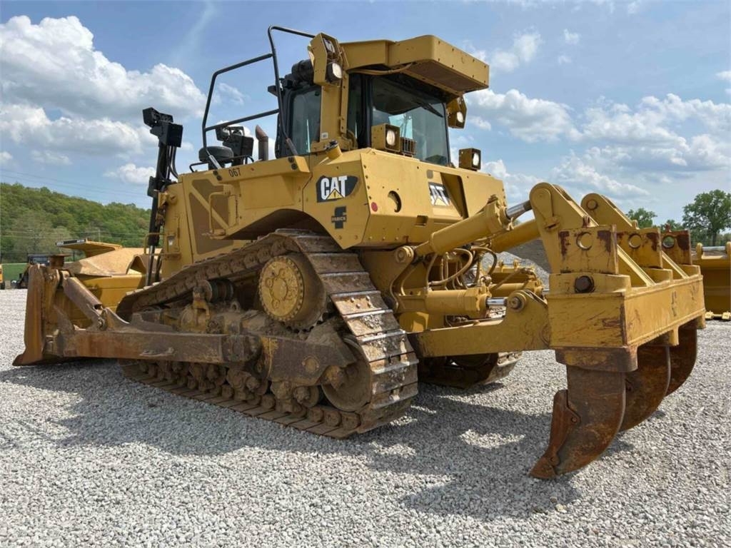 CAT D8T