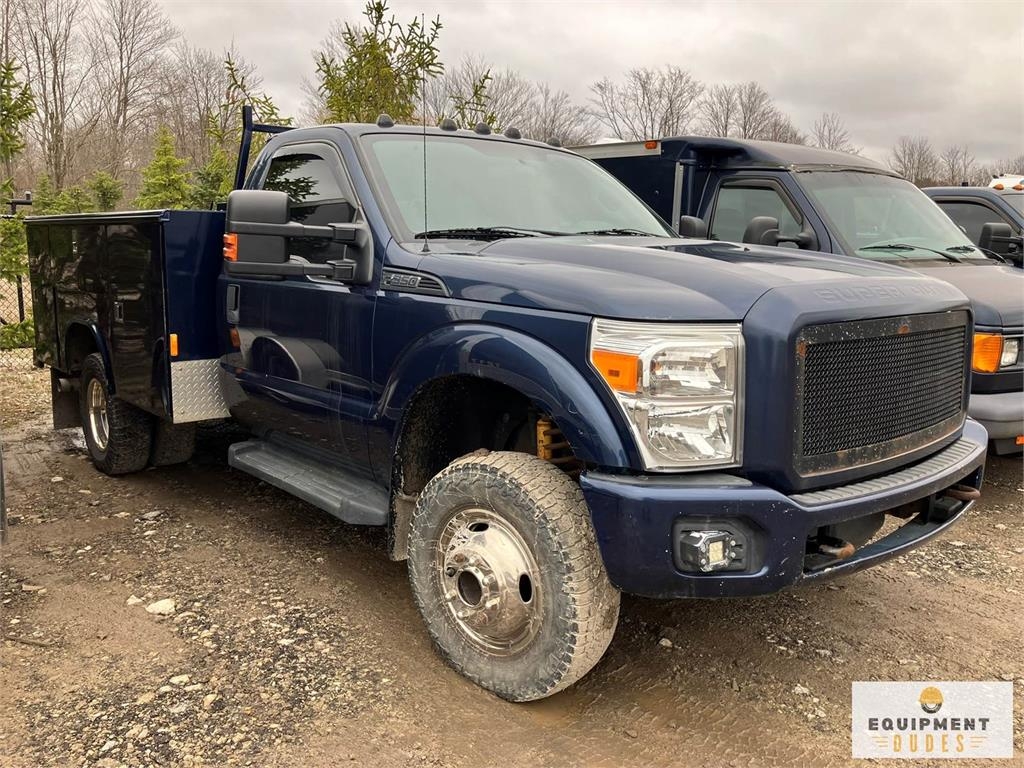 Ford F-550 XL