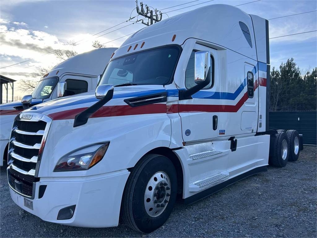 Freightliner Heavy Duty Trucks & Truck Trailers For Sale | Ritchie List