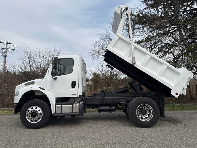 Freightliner M2