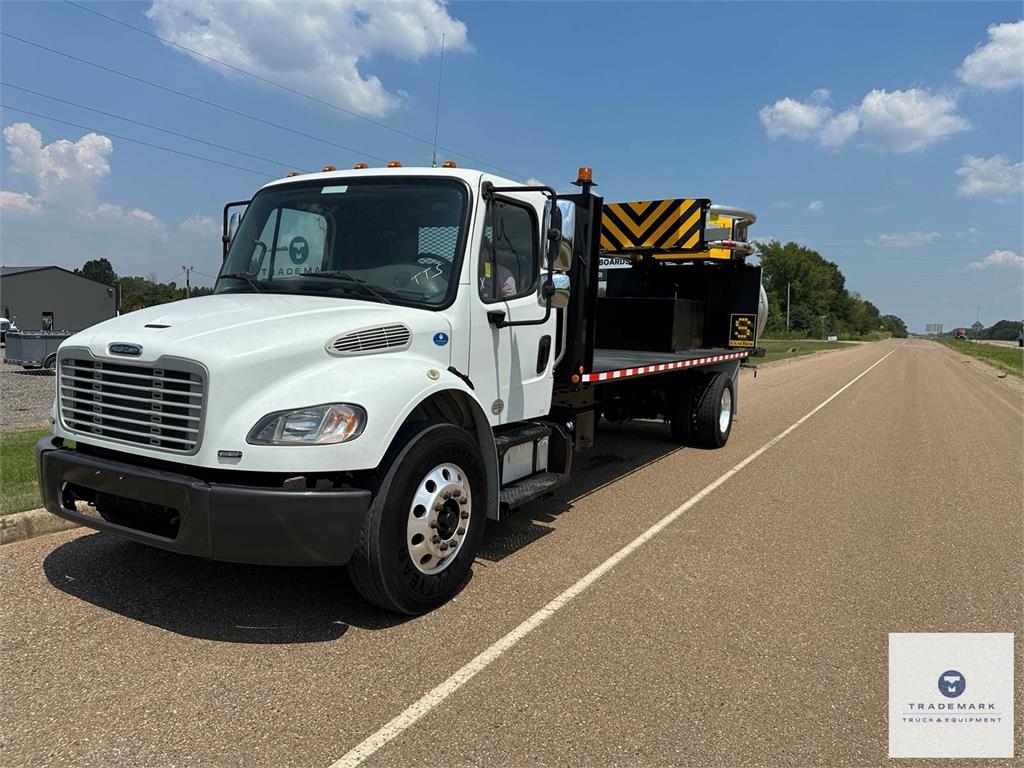 Freightliner M2