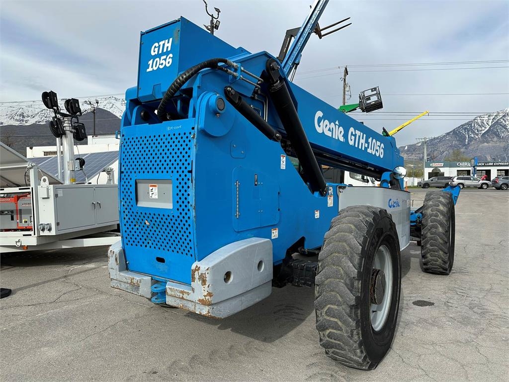 Genie GTH-1056