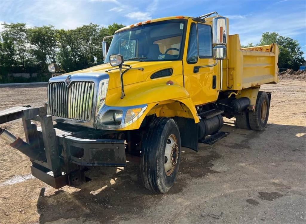 International 1 Ton Dump Truck