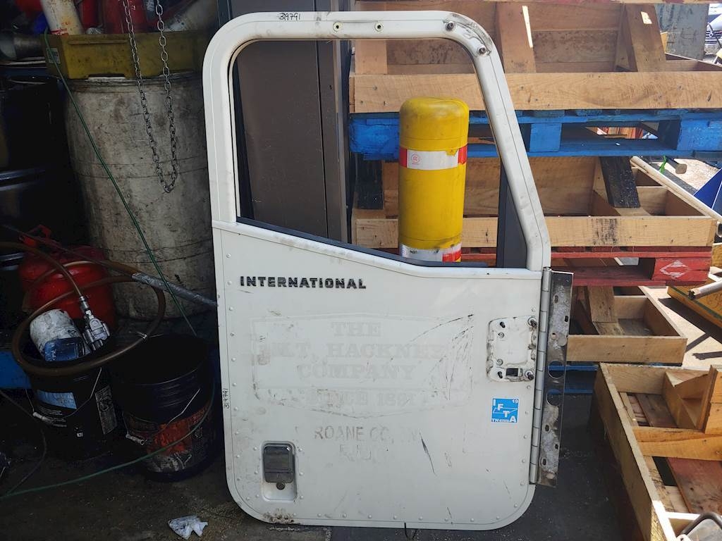 International 9200 Truck Parts & Attachments For Sale | Ritchie List