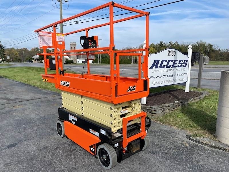 JLG R1932