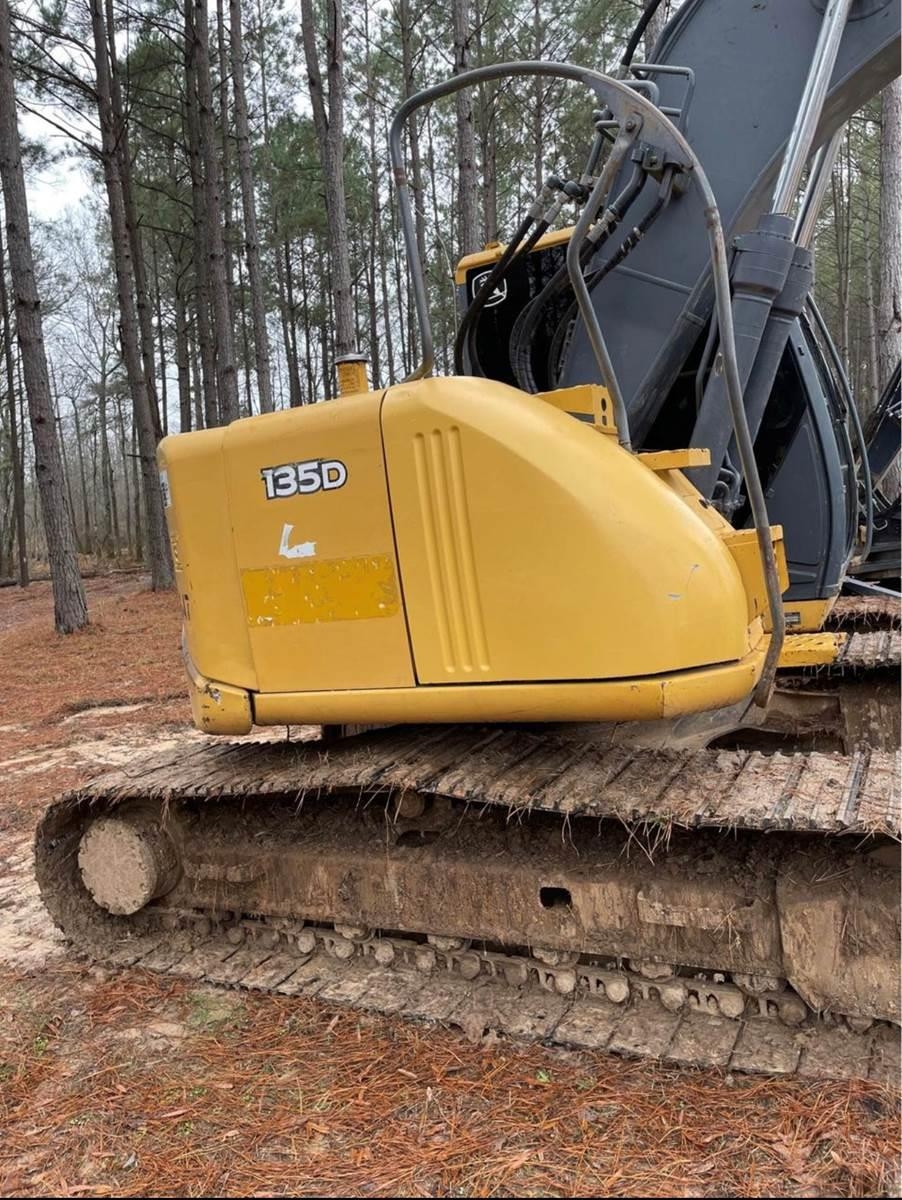 John Deere 135D